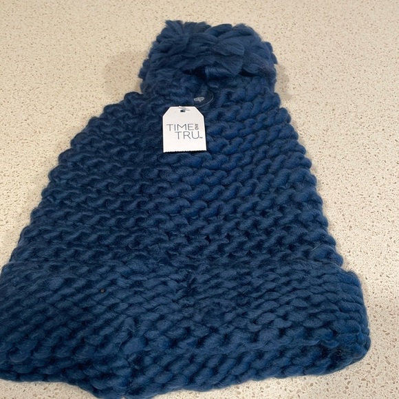 Time and Tru | Accessories | Nwt Time And True Chunky Knit Beanie ...